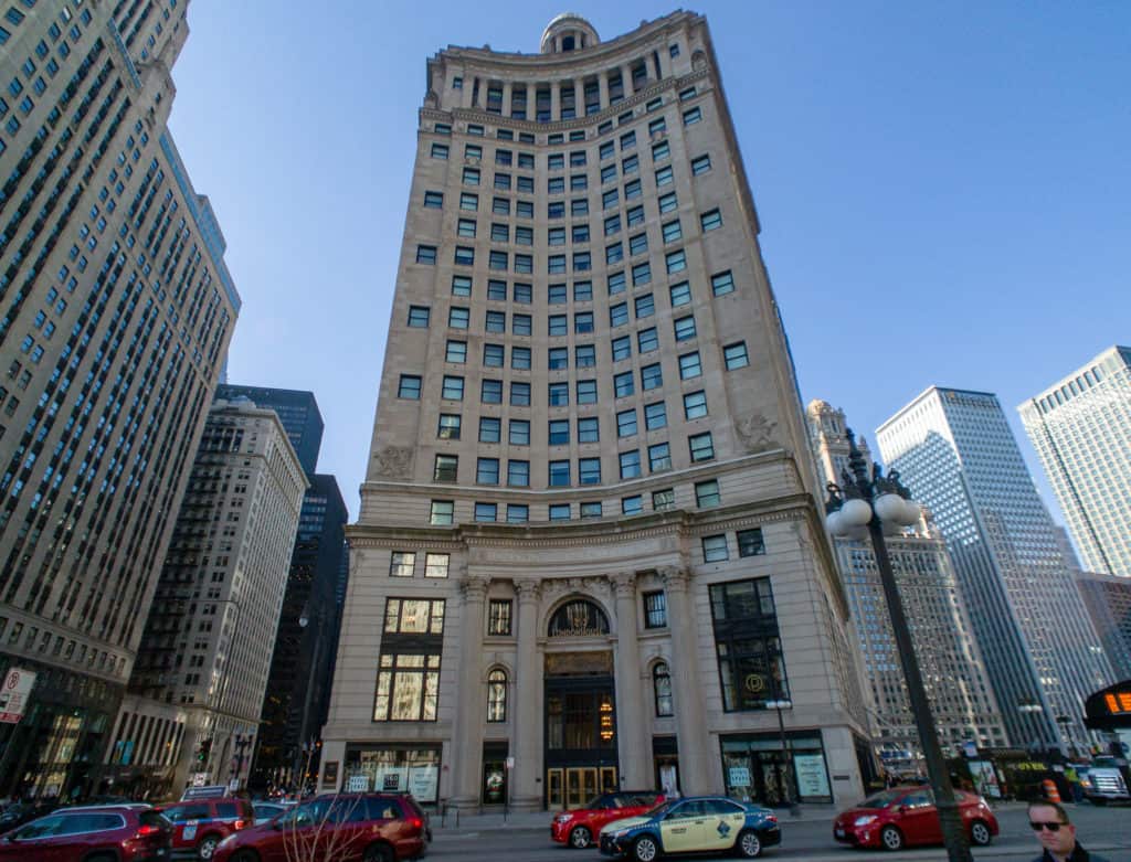 LondonHouse Chicago, Curio Collection by Hilton Chicago Traveler