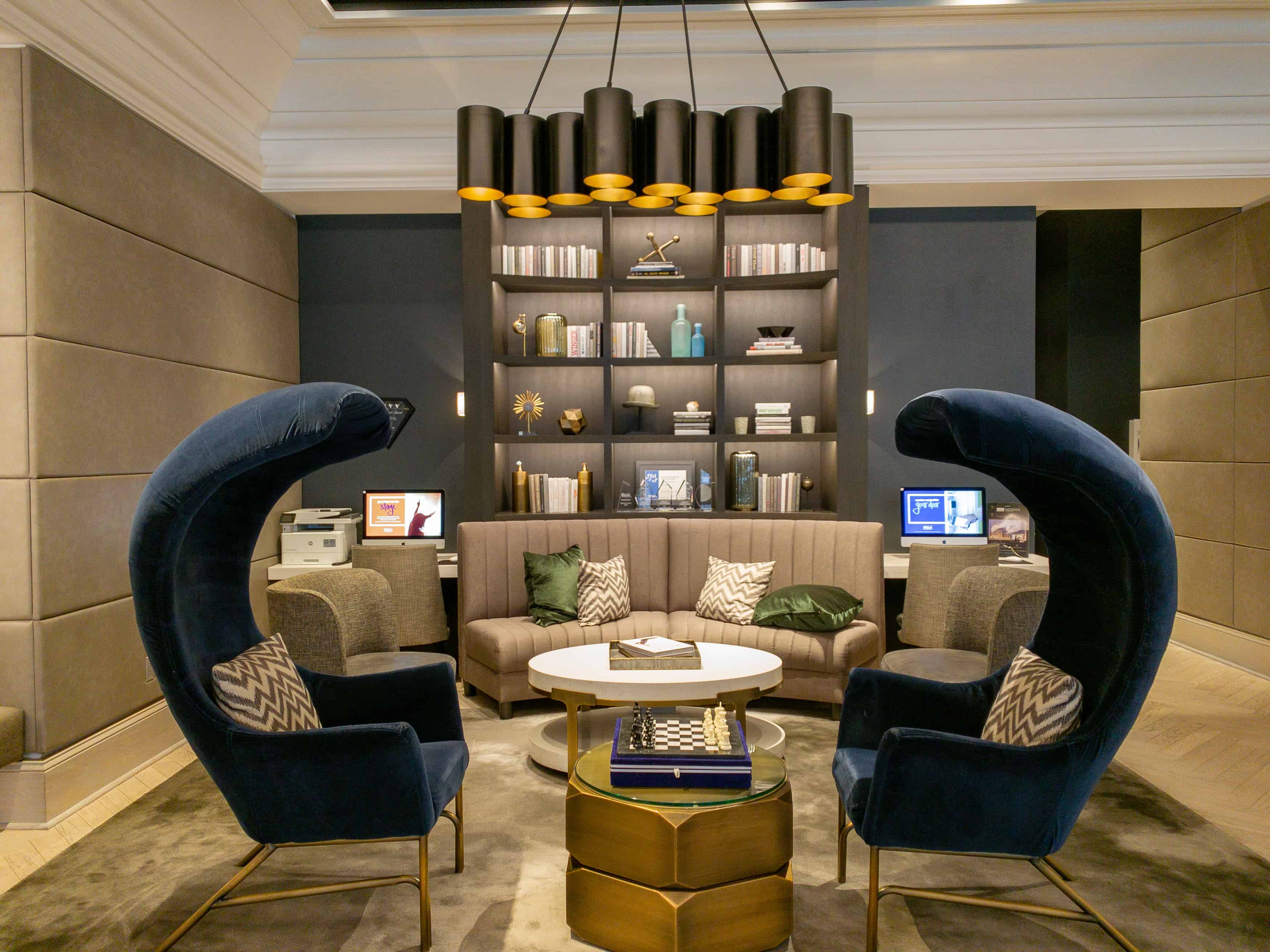 LondonHouse Chicago, Curio Collection by Hilton – Chicago Traveler