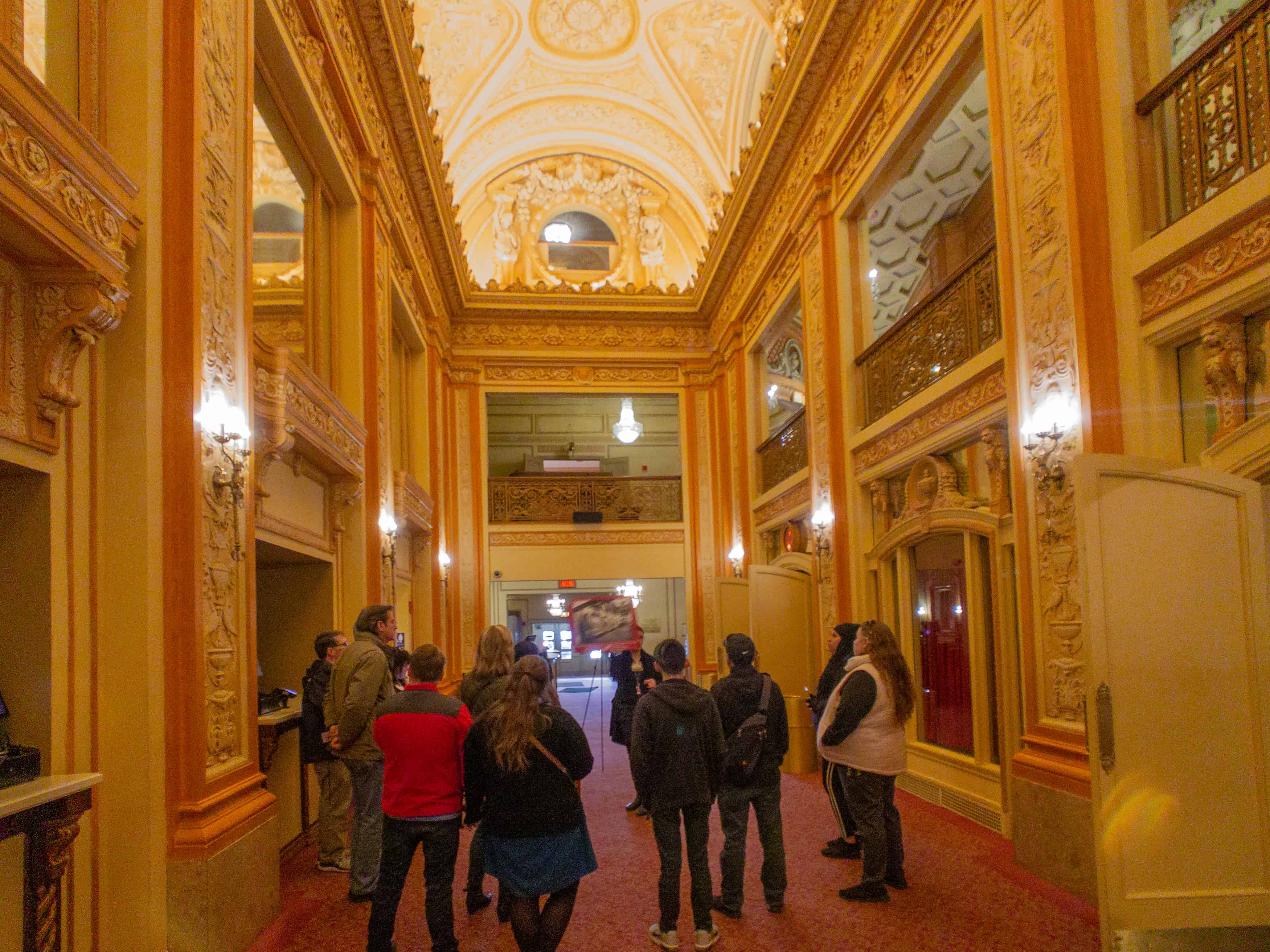 The Chicago Theatre Chicago Traveler