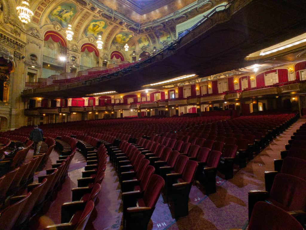 The Chicago Theatre Chicago Traveler